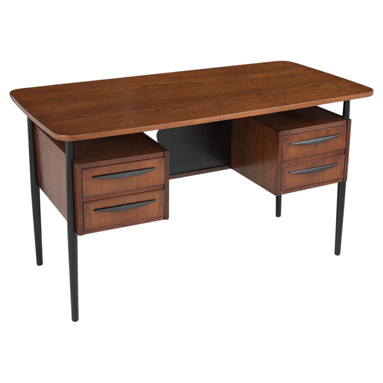 Vintage 1960s Danish Modern Desk For Sale at 1stDibs