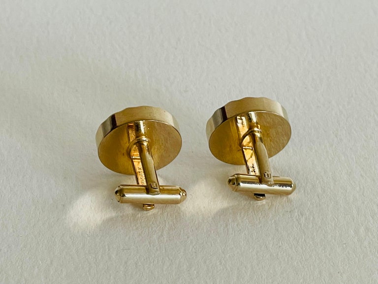 Vintage 1960s Men's Round Gold and Black Onyx Cufflinks, Pair For Sale ...