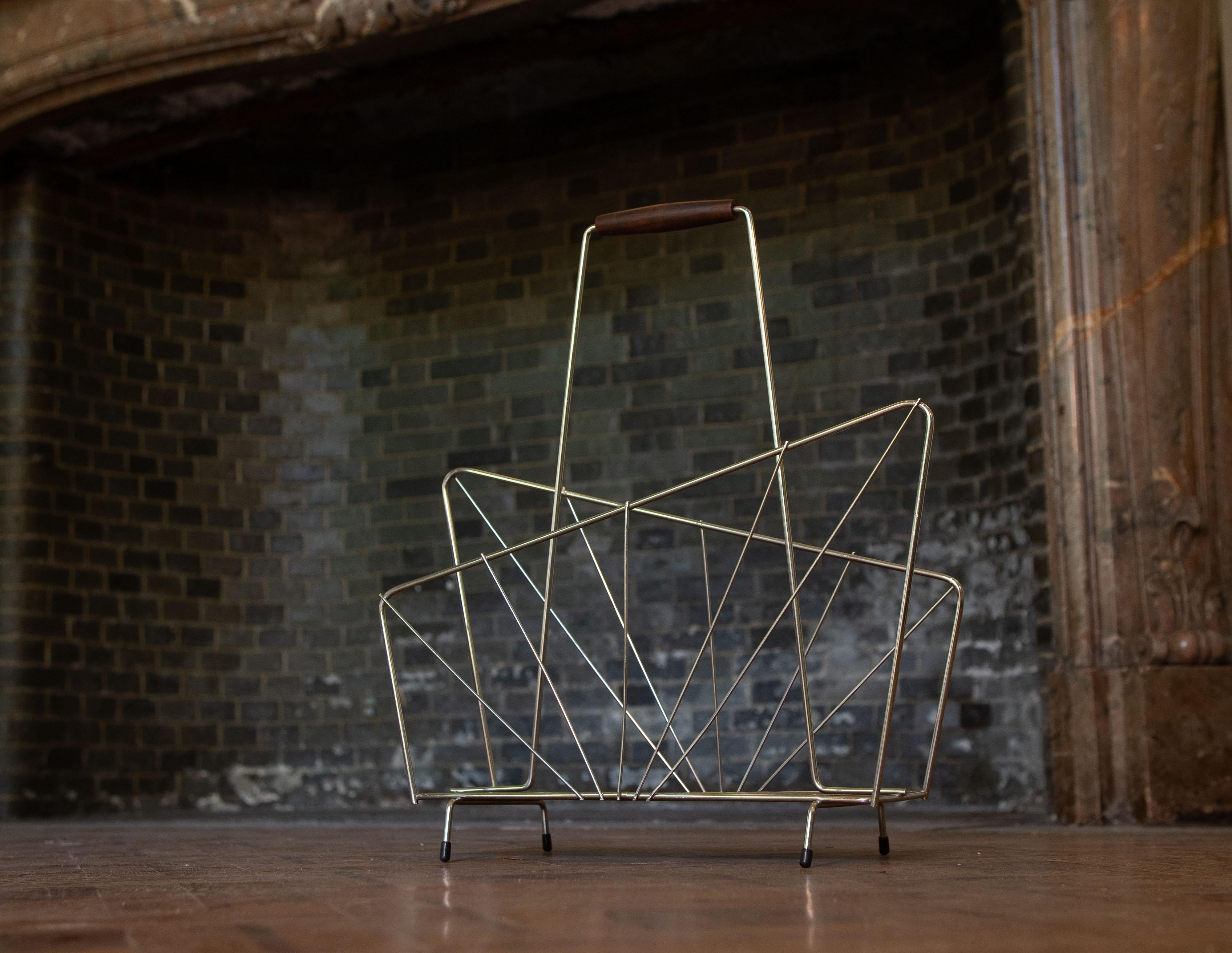 Vintage 1960s metal magazine rack For Sale at 1stDibs