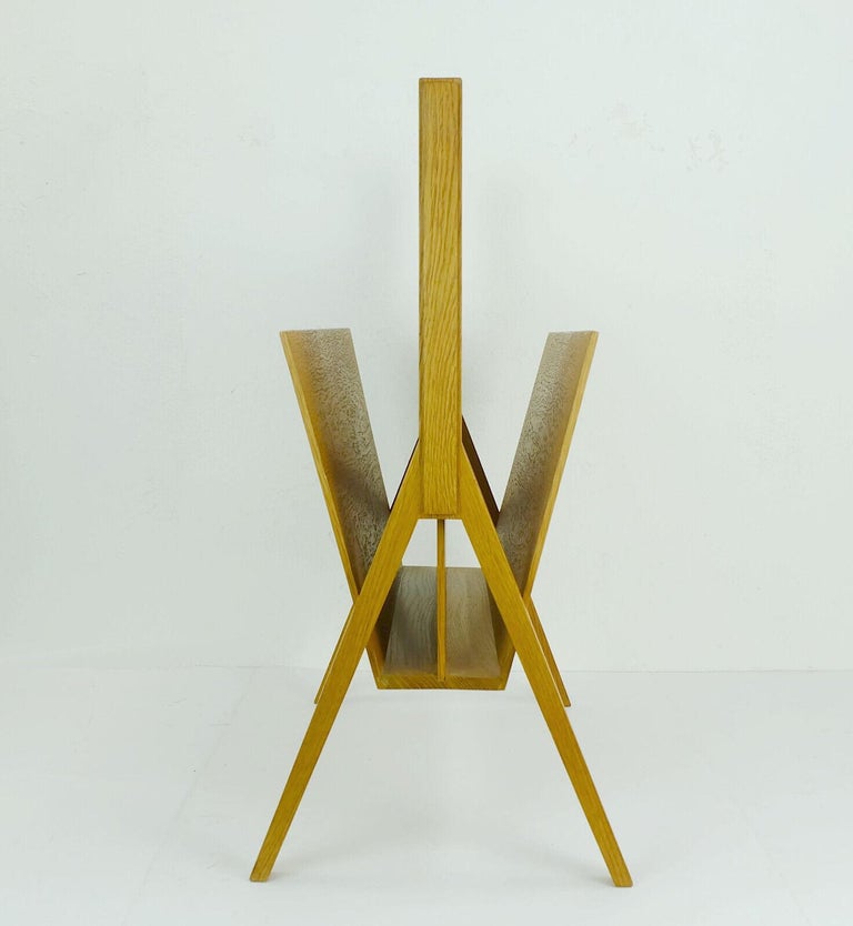 Vintage 1960s Mid-Century Modernist Oak Magazine Rack For Sale at 1stDibs