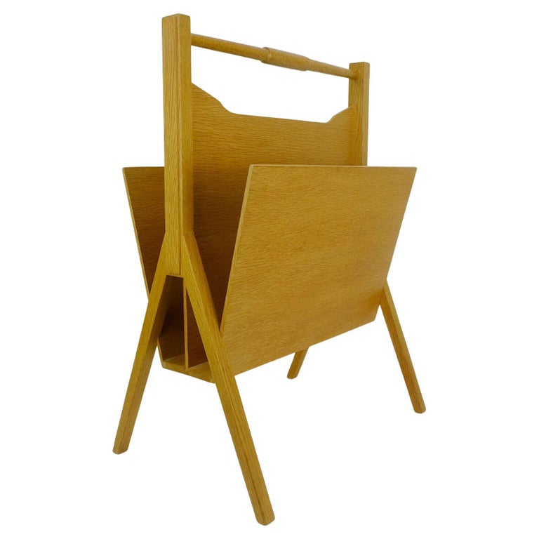 Vintage 1960s Mid-Century Modernist Oak Magazine Rack For Sale at 1stDibs