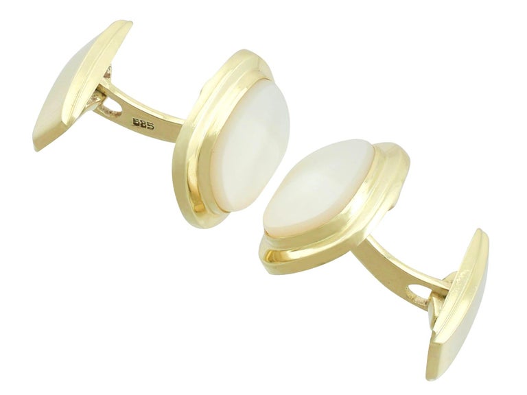Vintage 1960s Mother of Pearl Yellow Gold Cufflinks For Sale at 1stDibs