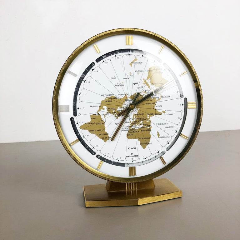 Vintage 1970s Modernist Ele-Quarz Table World Clock Clock by Kundo ...