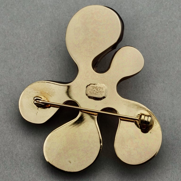 Vintage 1971 CHRISTIAN DIOR Lucite Flower Brooch For Sale at 1stDibs