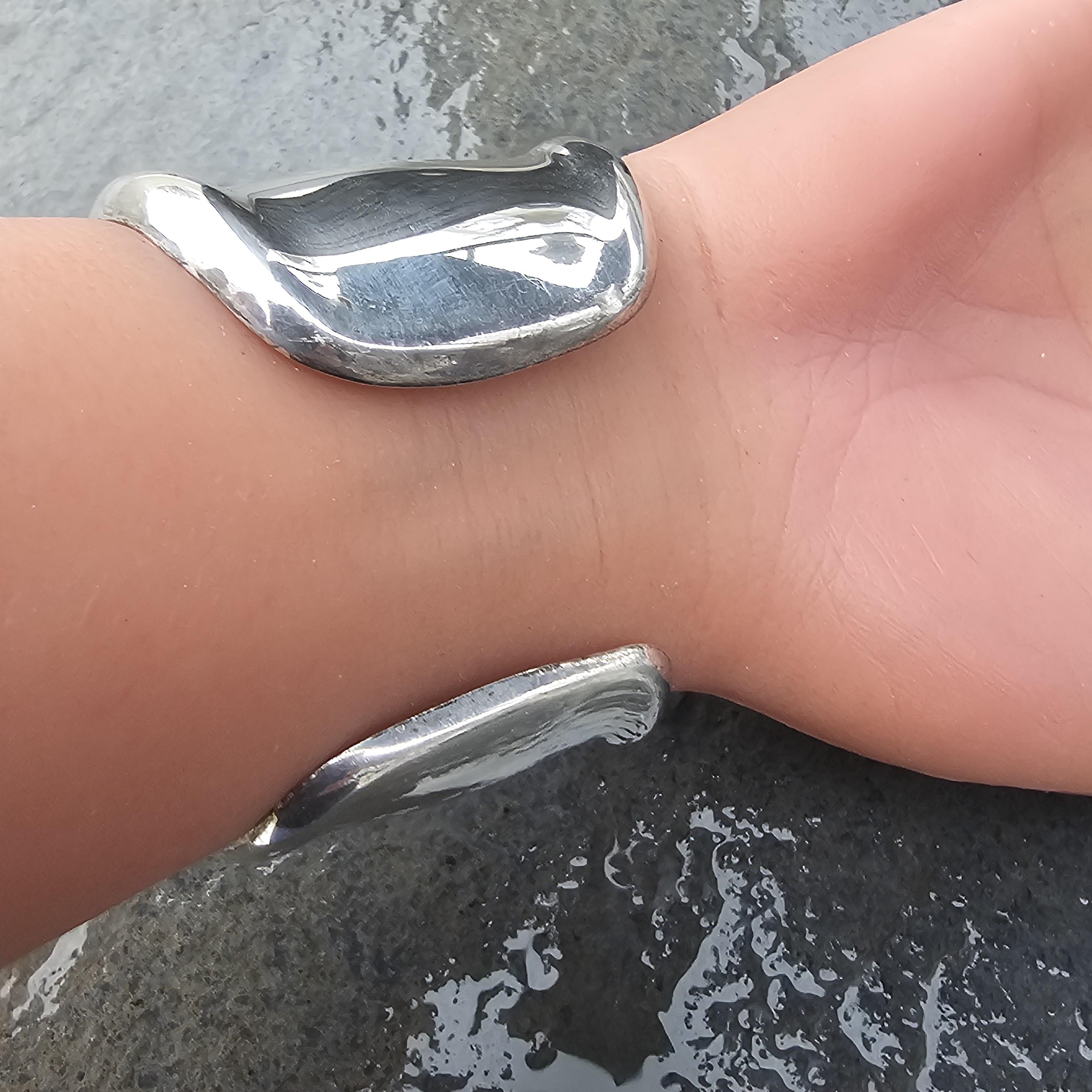 Vintage 1975 Elsa Peretti Tiffany and Co. Bone Cuff Bracelet Sterling ...