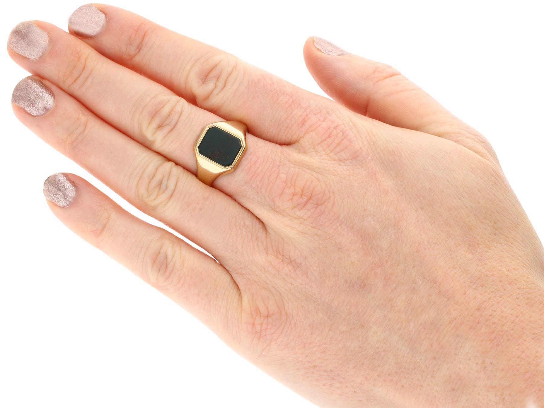 Vintage 1976 Bloodstone and Yellow Gold Signet Ring For Sale at 1stDibs ...
