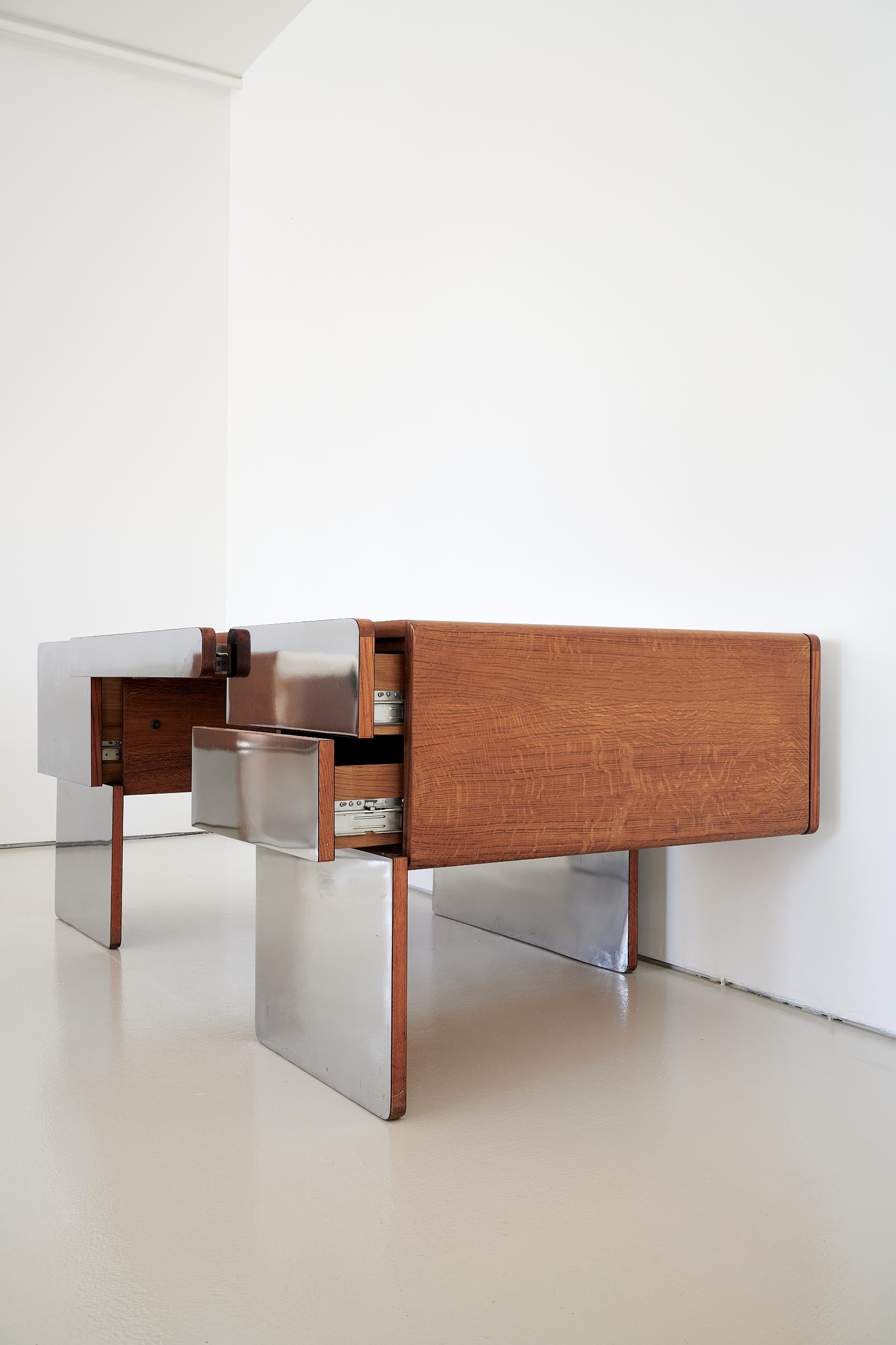 Vintage 1976 Mirrored Executive Desk by Xception For Sale at 1stDibs