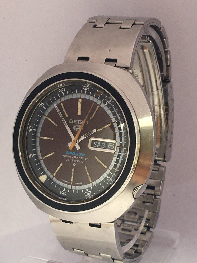 Vintage 1980s Seiko 5 Sports 21 Jewels Date Automatic Watch For Sale at ...