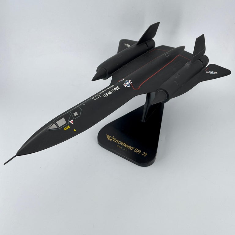 Vintage 1980s U.S. Air Force Lockheed SR-71 Blackbird Stealth Airplane Jet Model For Sale at 1stDibs