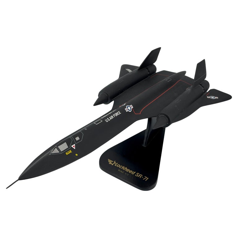 Vintage 1980s U.S. Air Force Lockheed SR-71 Blackbird Stealth Aeroplane ...