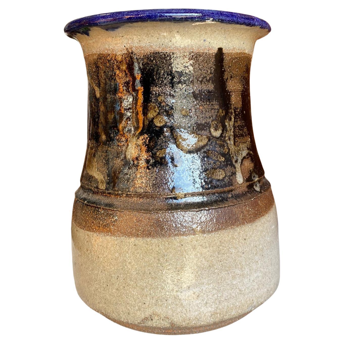 Vase en poterie d'argile vintage signé par Carlson et daté de 1982 En ...