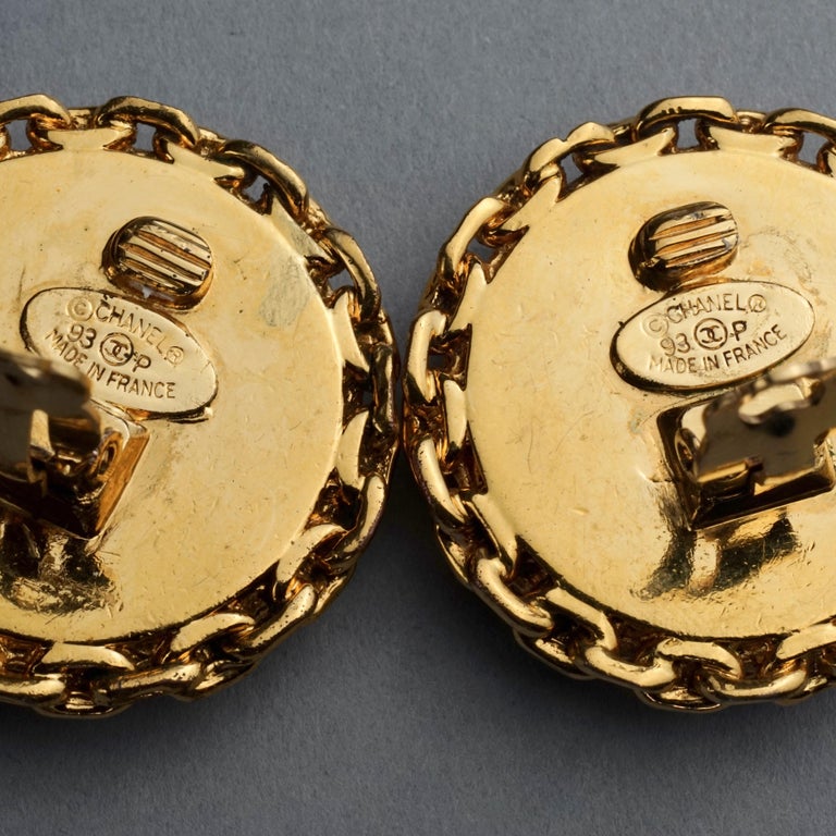 Vintage 1993 CHANEL CC Logo Disc Chain Earrings For Sale at 1stDibs