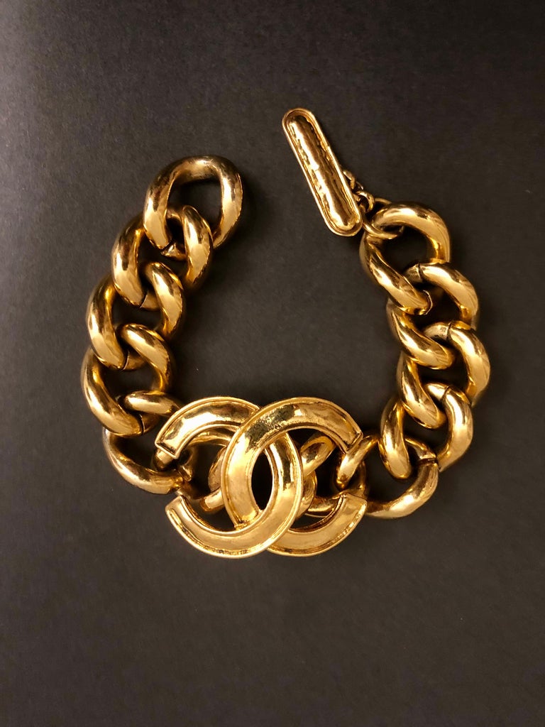1994 Vintage CHANEL Gold Toned CC Chain Link Bracelet For Sale at ...