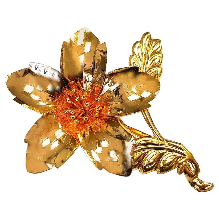 Vintage 20 Karat Yellow Gold Flower Pin Brooch 5.3gr For Sale at 1stDibs