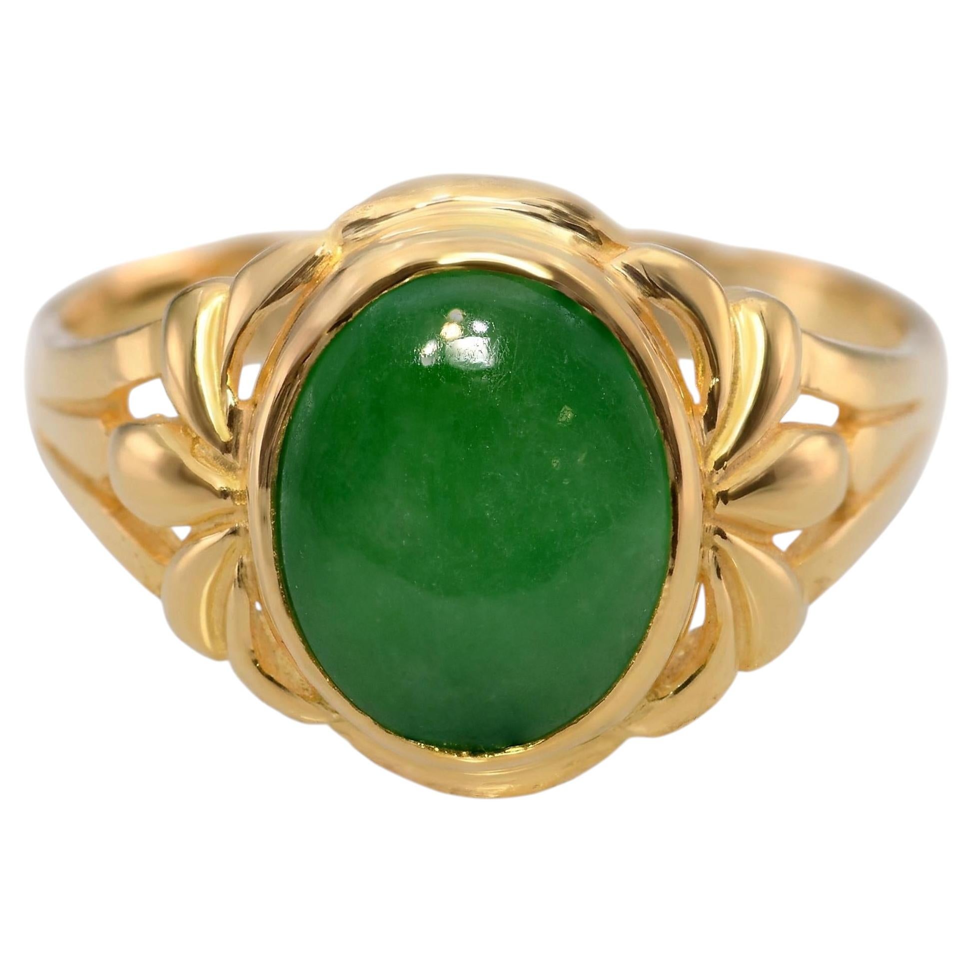 Vintage 14k Yellow Gold Jadeite Jade Ring For Sale at 1stDibs