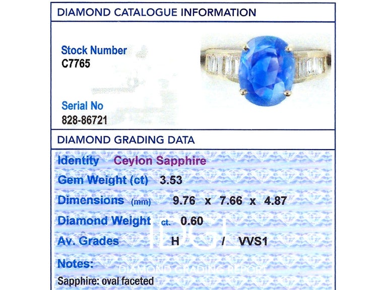 Vintage 3.52ct Ceylon Sapphire and 0.60ct Diamond, 18ct Yellow Gold Dress Ring For Sale at 1stDibs