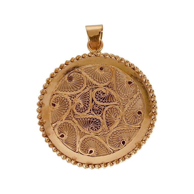 Vintage Queen Nefertiti Hand Made Pendant 15 Karat Gold For Sale at 1stDibs