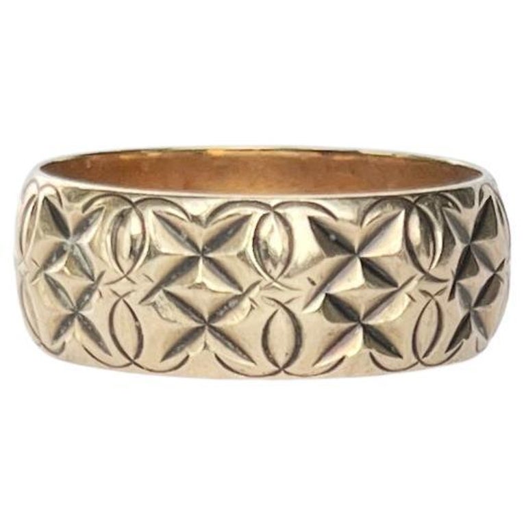 Vintage 9 Carat Gold Decorative Band For Sale at 1stDibs