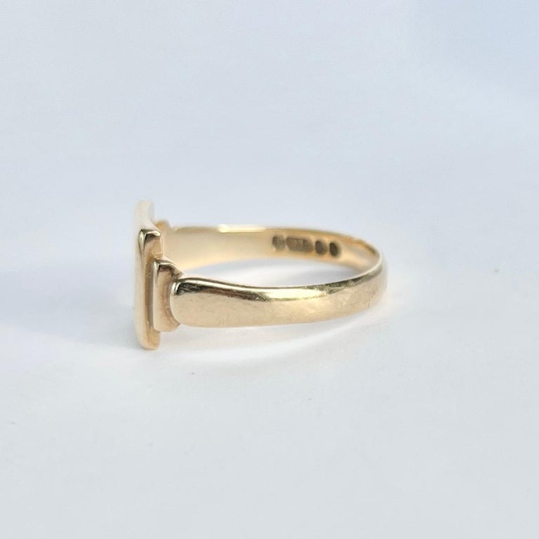 Vintage 9 Carat Gold Signet Ring For Sale at 1stDibs