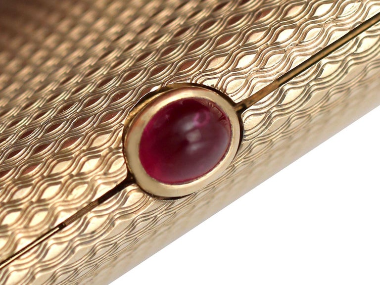 Vintage 1964 Yellow Gold and Ruby Compact by Boucheron For Sale at 1stDibs