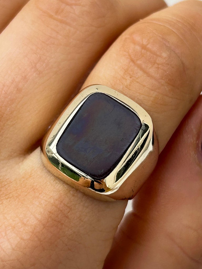 Vintage 9ct Yellow Gold Carnelian Signet Ring For Sale at 1stDibs