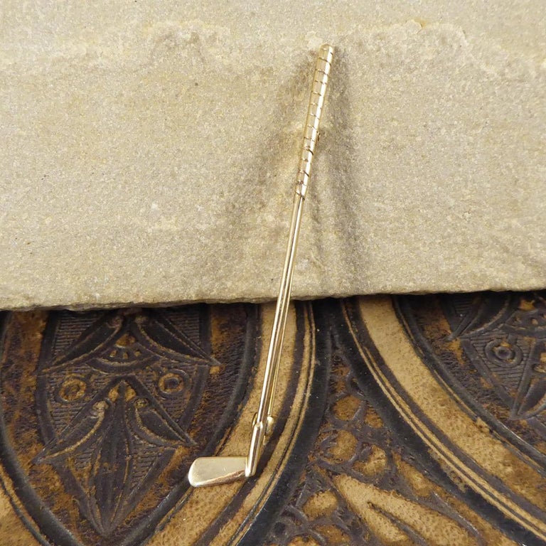 Vintage 9 Carat Yellow Gold Golf Club Brooch For Sale at 1stDibs