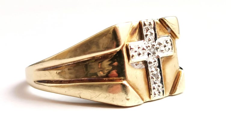 Vintage 9k Gold Diamond Cross Signet Ring For Sale at 1stDibs