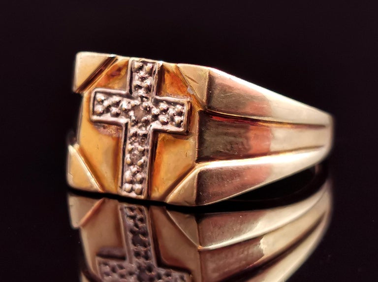 Vintage 9k Gold Diamond Cross Signet Ring For Sale at 1stDibs