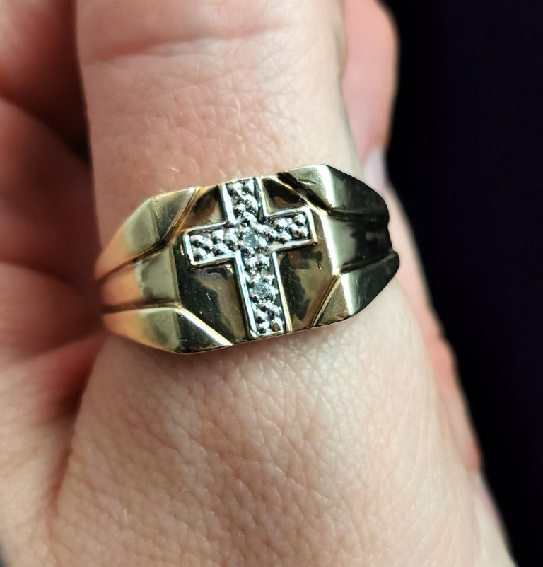 Vintage 9k Gold Diamond Cross Signet Ring For Sale at 1stDibs