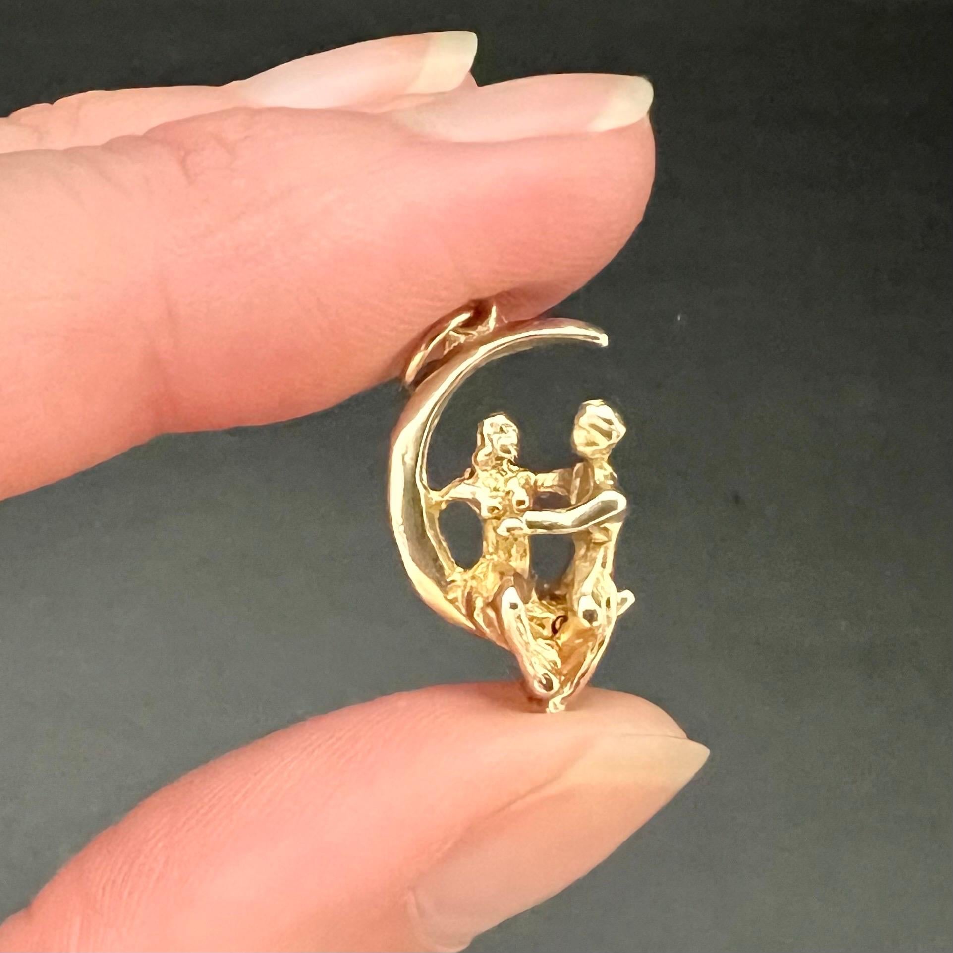 Vintage 9K Gold Movable Love Couple Moon Charm Pendant For Sale at 1stDibs
