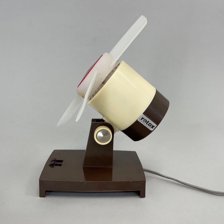 Éventail de table réglable vintage par Rotox, Tchécoslovaquie En vente ...