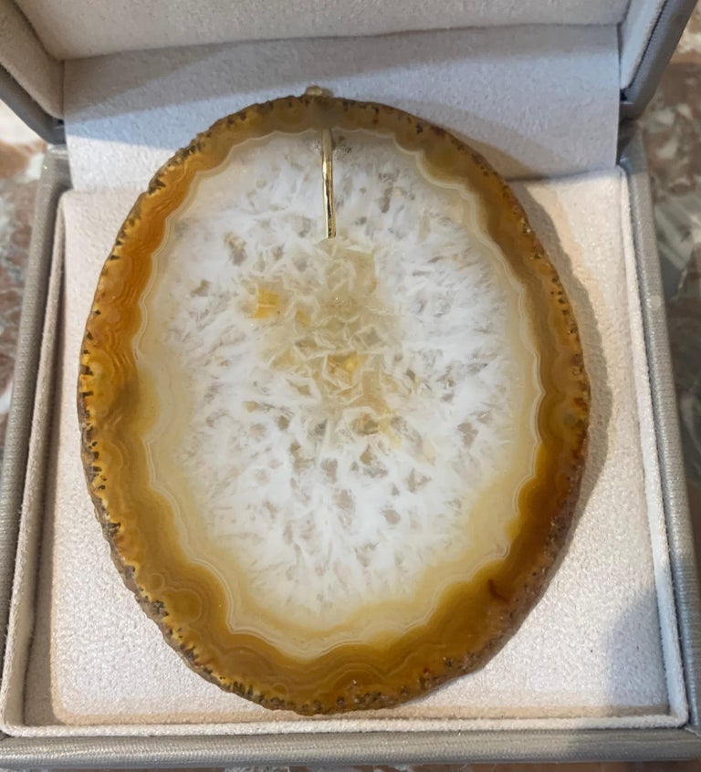 Vintage Agate 18K Yellow Gold Pendant For Sale at 1stDibs