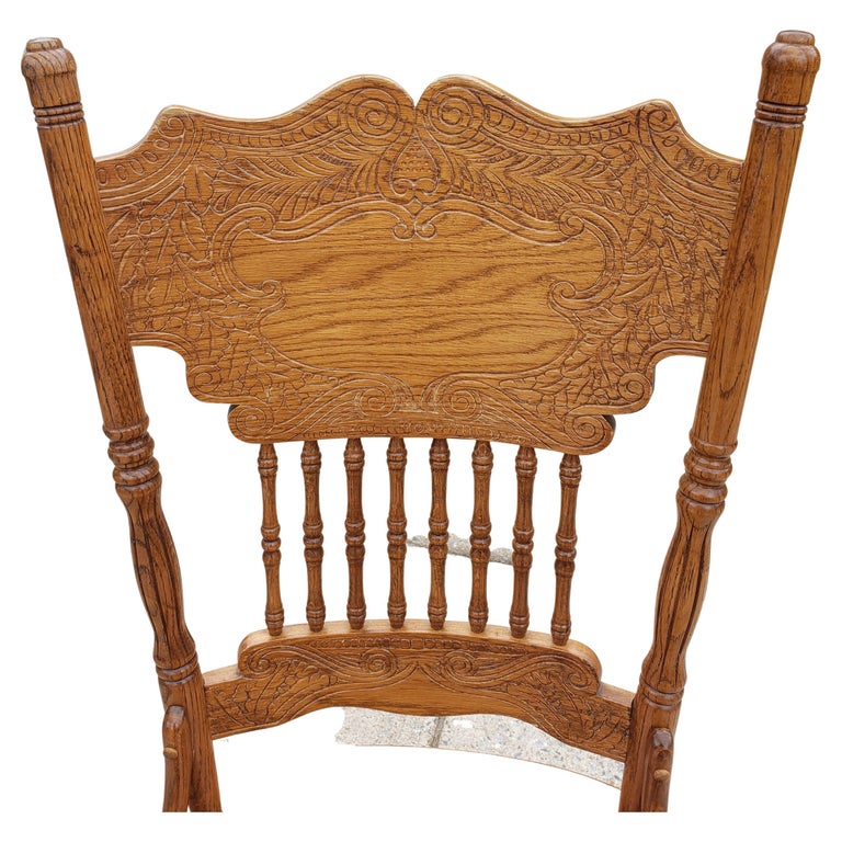 Vintage Amish Oak Country Pressed Back Spindle Chairs, a Set of 4 at ...