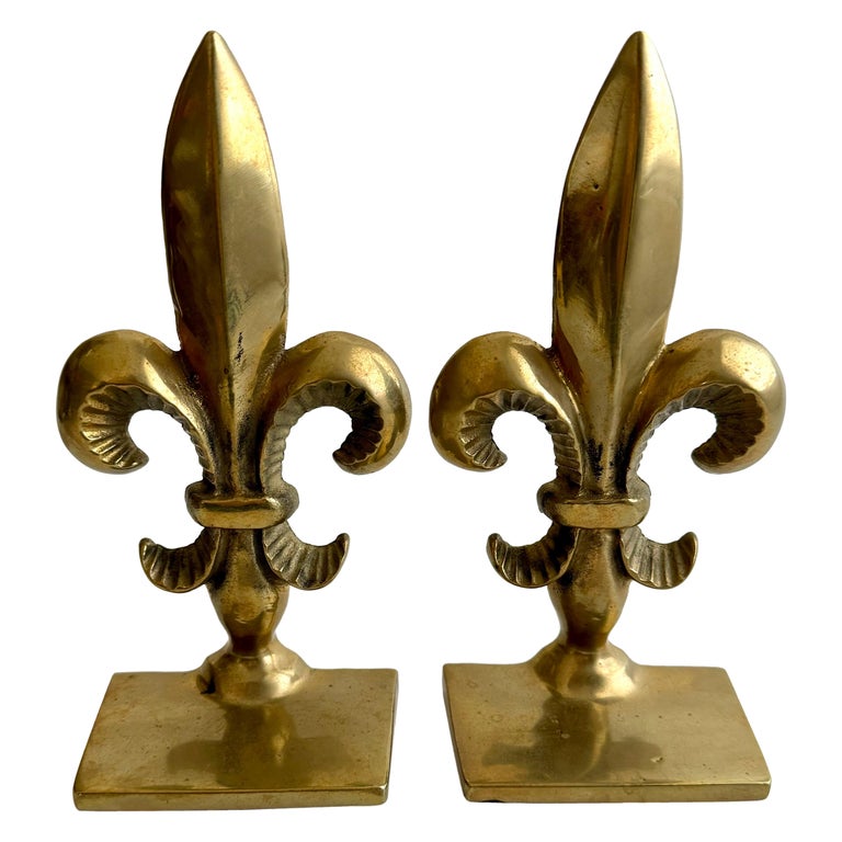 fleur de lis library
