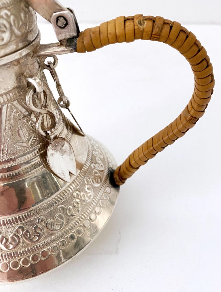 Vintage Arabic /Middle Eastern Silverplated Dallah Coffee Pot For Sale ...