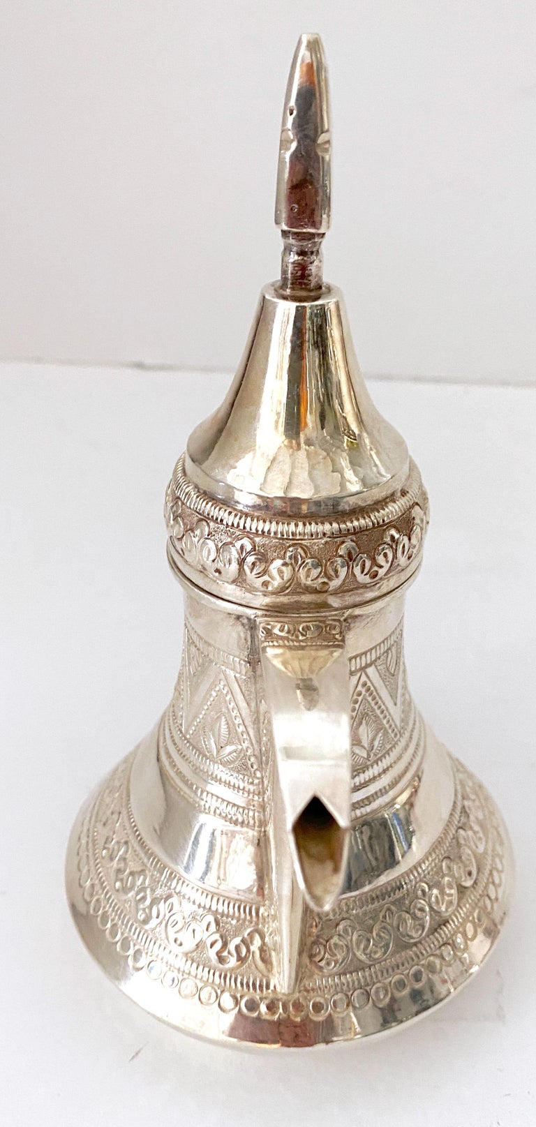 Vintage Arabic /Middle Eastern Silverplated Dallah Coffee Pot For Sale ...
