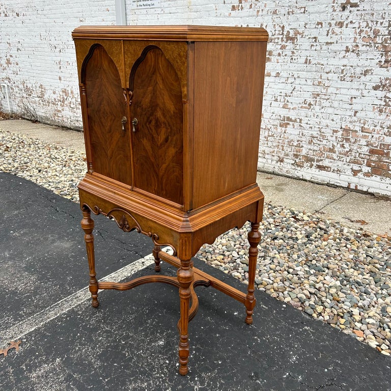 Vintage Art Deco Humidor Bar Cabinet For Sale at 1stDibs