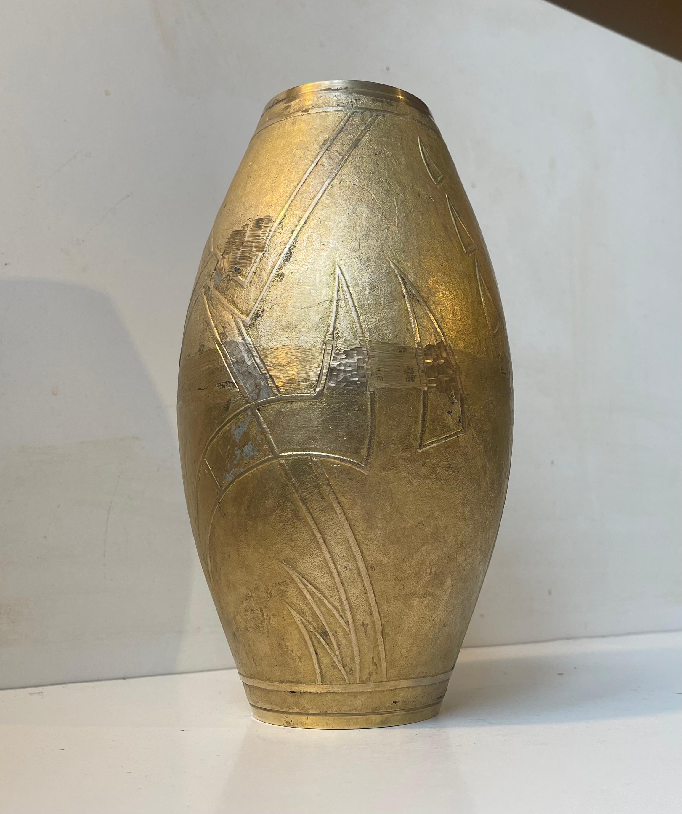 Vintage Art Deco style Torpedo Vase in Etched Brass For Sale at 1stDibs