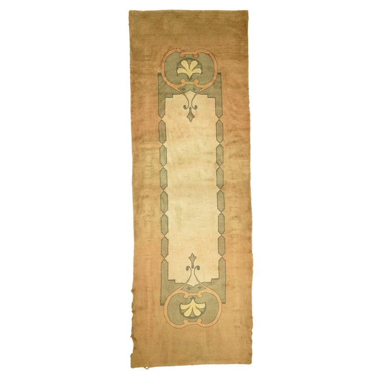 Vintage Arts and Crafts Rug For Sale at 1stDibs