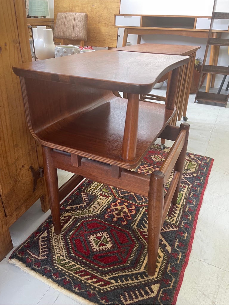 Vintage Atomic Mid-Century Modern Style Accent Table For Sale at 1stDibs