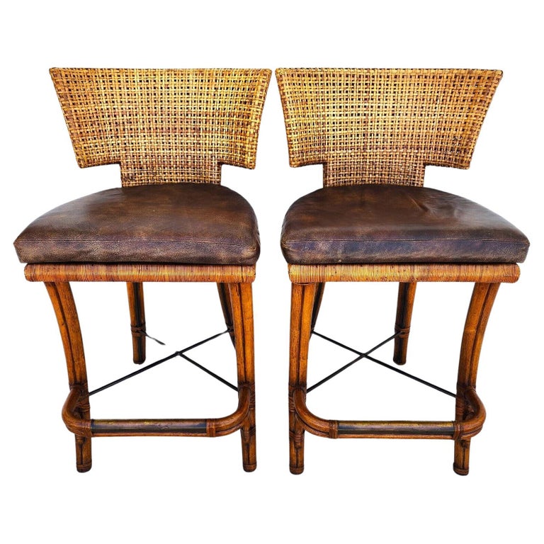 Tabourets de bar bambou vintage à dos canné en cuir et rotin En vente ...