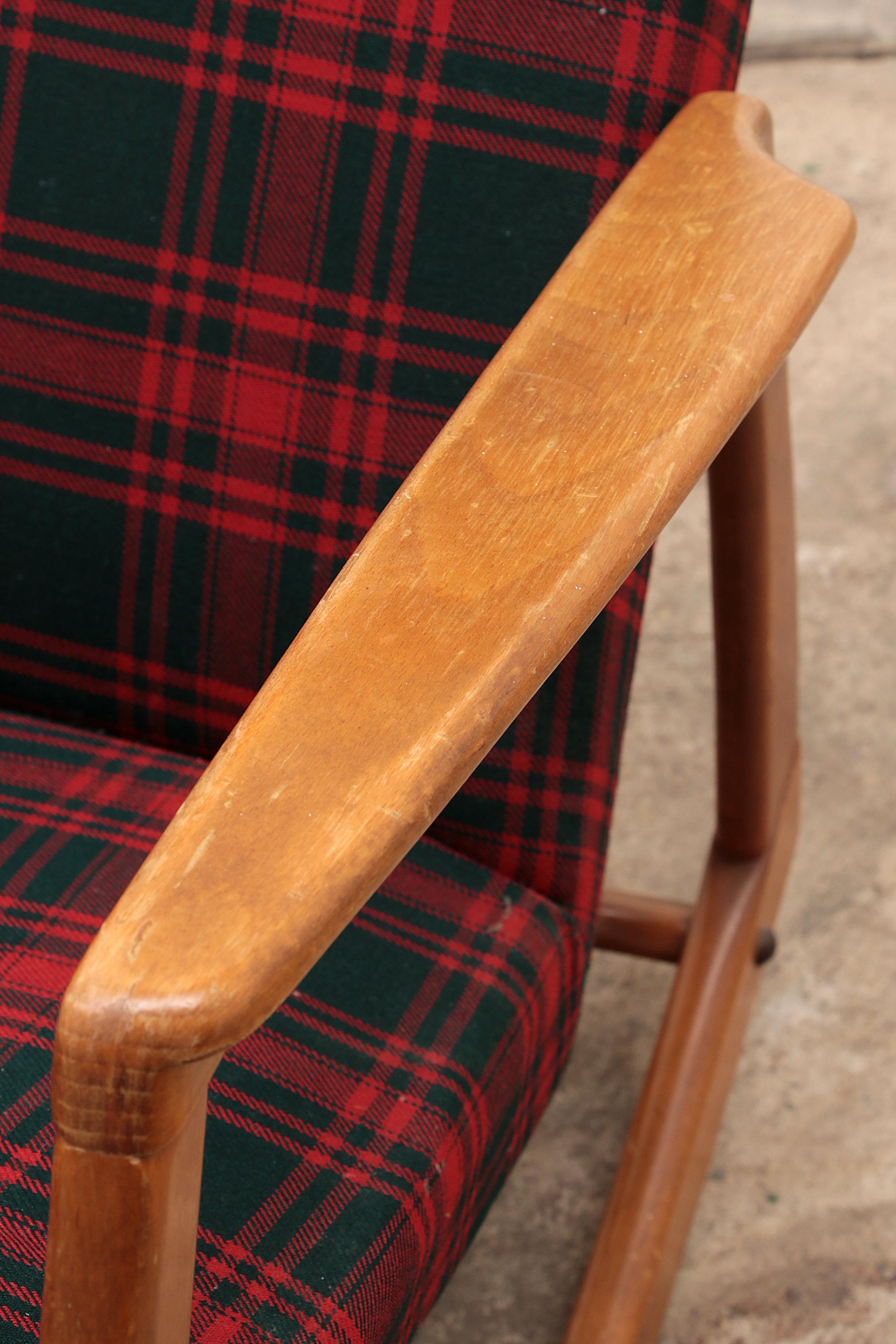 Vintage Beechwood Rocking Chair Made in the 1960s For Sale at 1stDibs