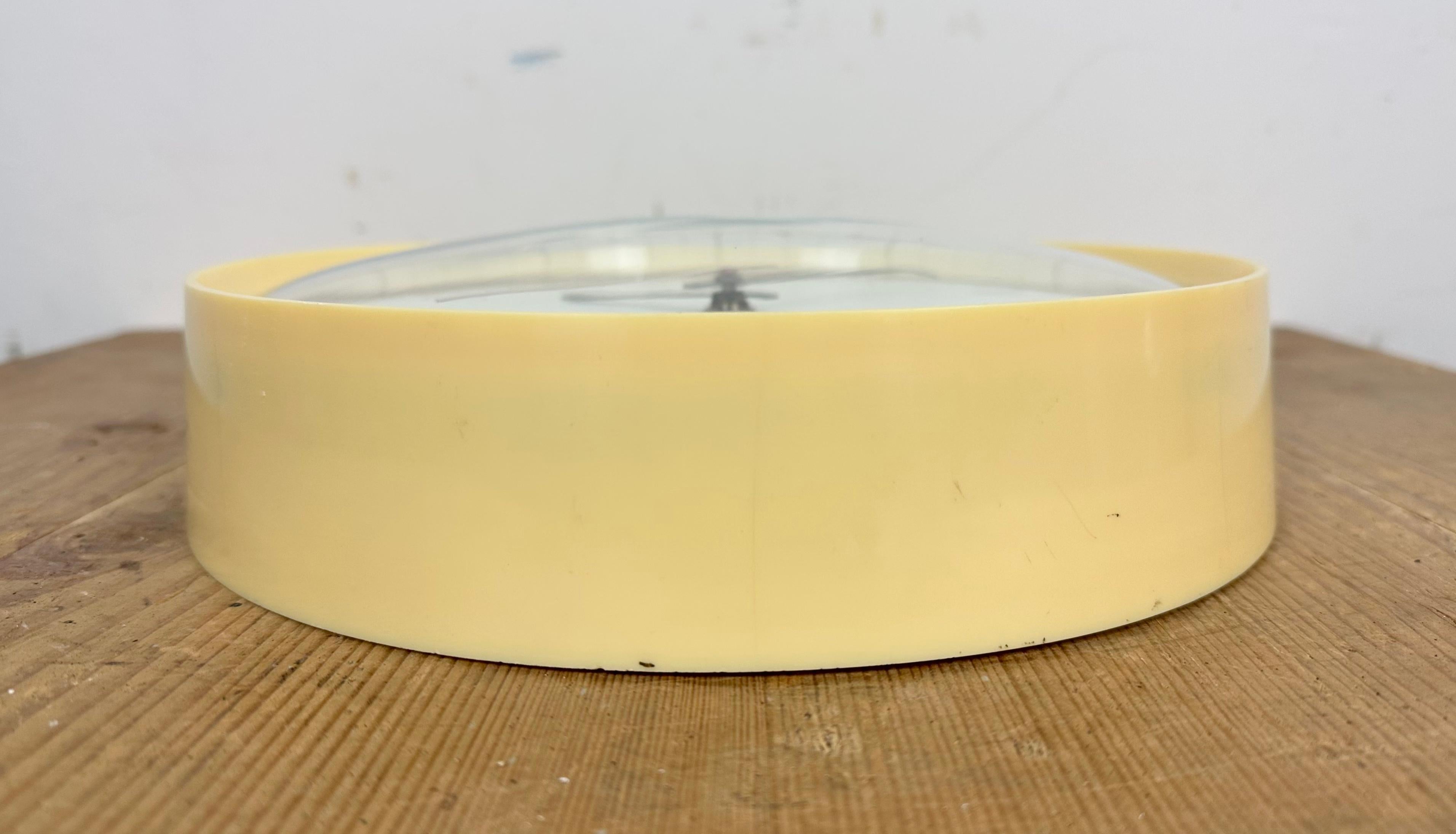 Vintage Beige Bakelite Wall Clock from Weimar, 1970s at 1stDibs ...