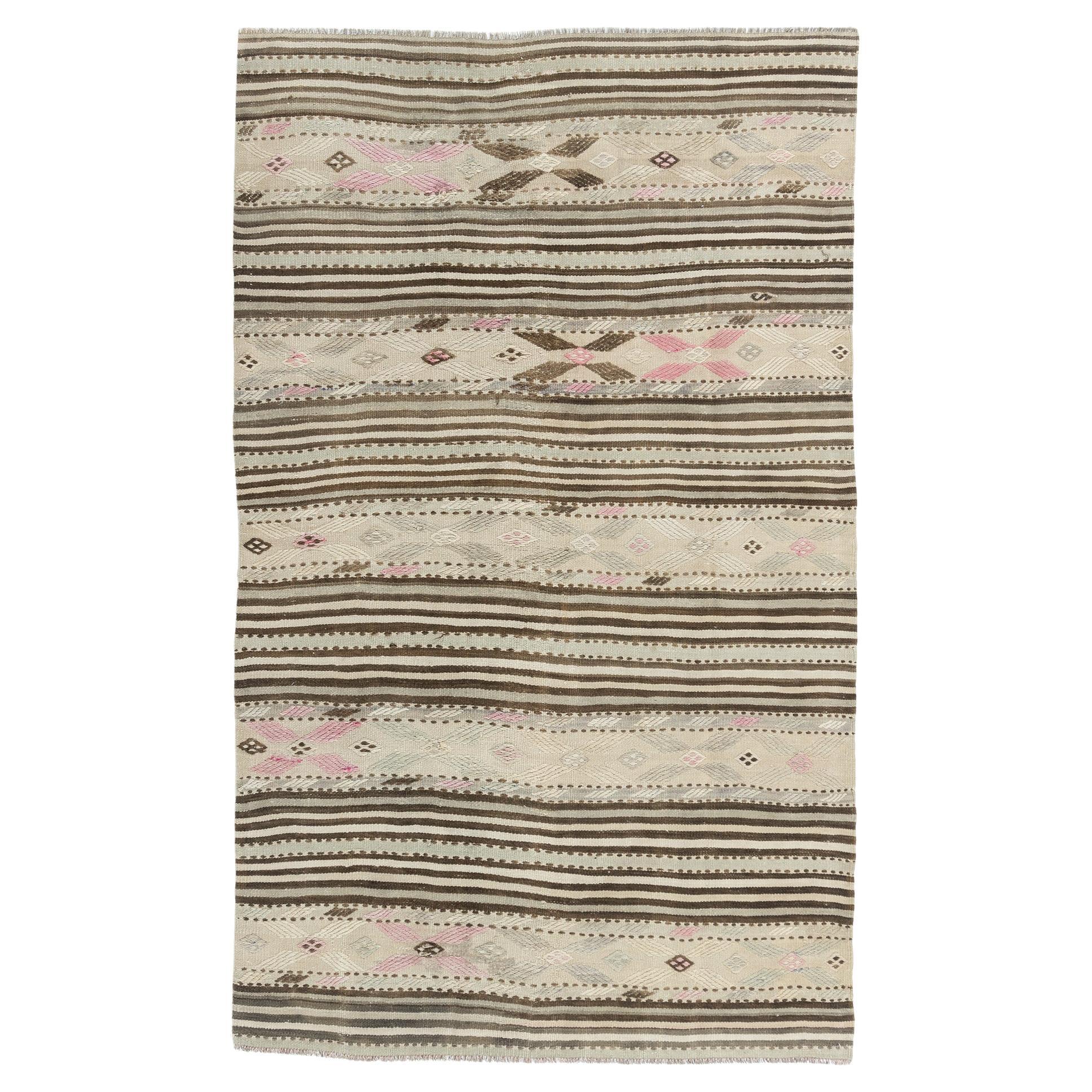 Vintage Turkish Kilim Area Rug 5'7x6'11 For Sale at 1stDibs