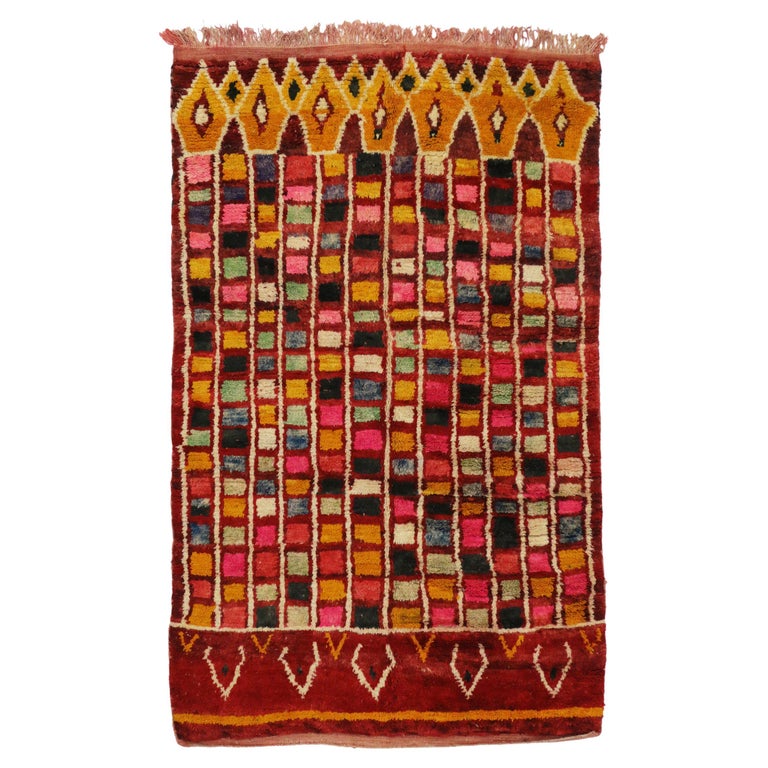 Vintage Berber Moroccan Rehamna Rug with Tribal Style For Sale at 1stDibs