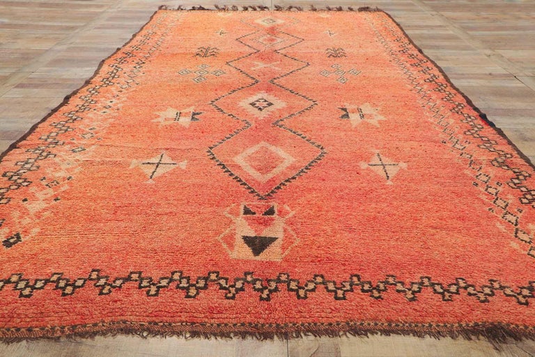 Vintage Berber Moroccan Rug with Tribal Style For Sale at 1stDibs