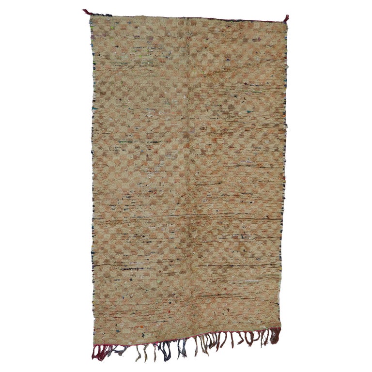 Marokkanischer Berber-Rehamna-Teppich mit Schachbrettmuster aus Karton ...
