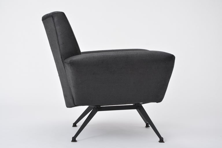 Vintage Black Italian Lounge Chair Model 548 by Lenzi, 1960s at 1stDibs