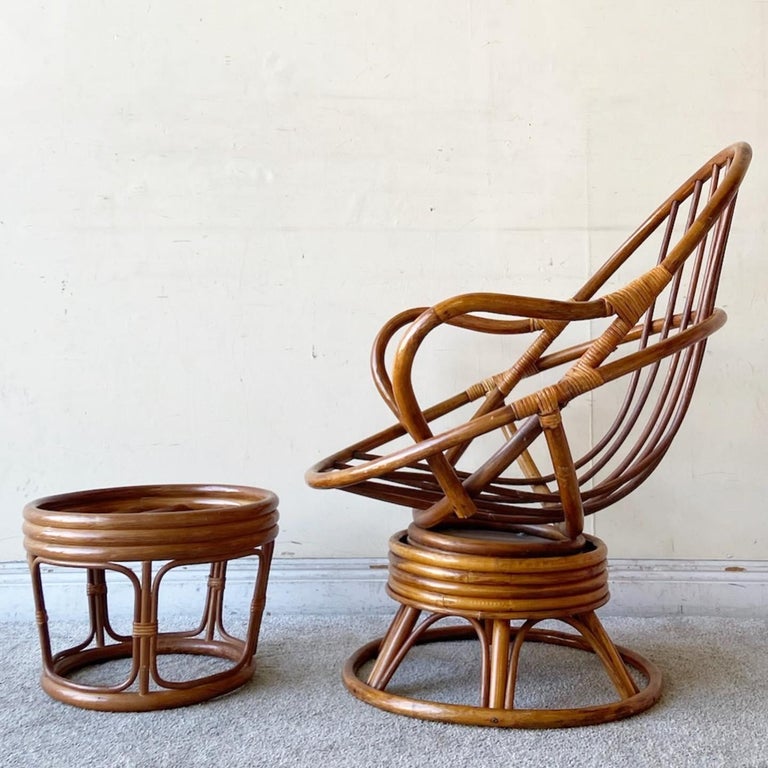 Vintage Boho Chic Drehbarer Papasan-Stuhl aus Bambus und Rattan mit ...