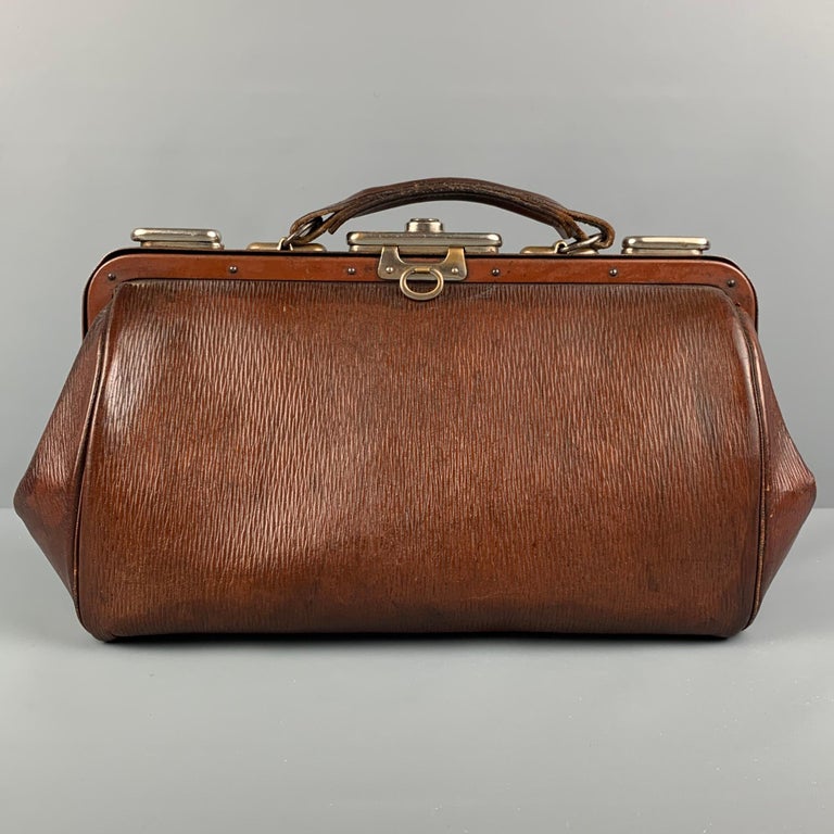 VINTAGE Brown Distressed Leather Doctor Bag For Sale at 1stDibs